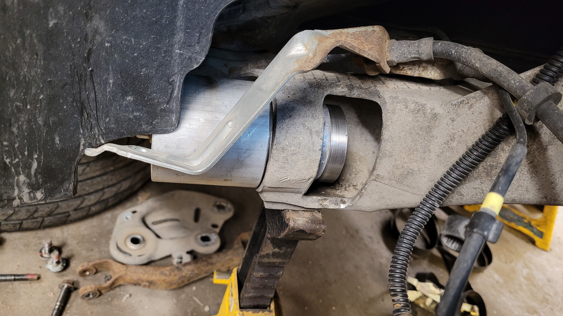 Trailing link bushing replacement press tools, dimensions and images ...