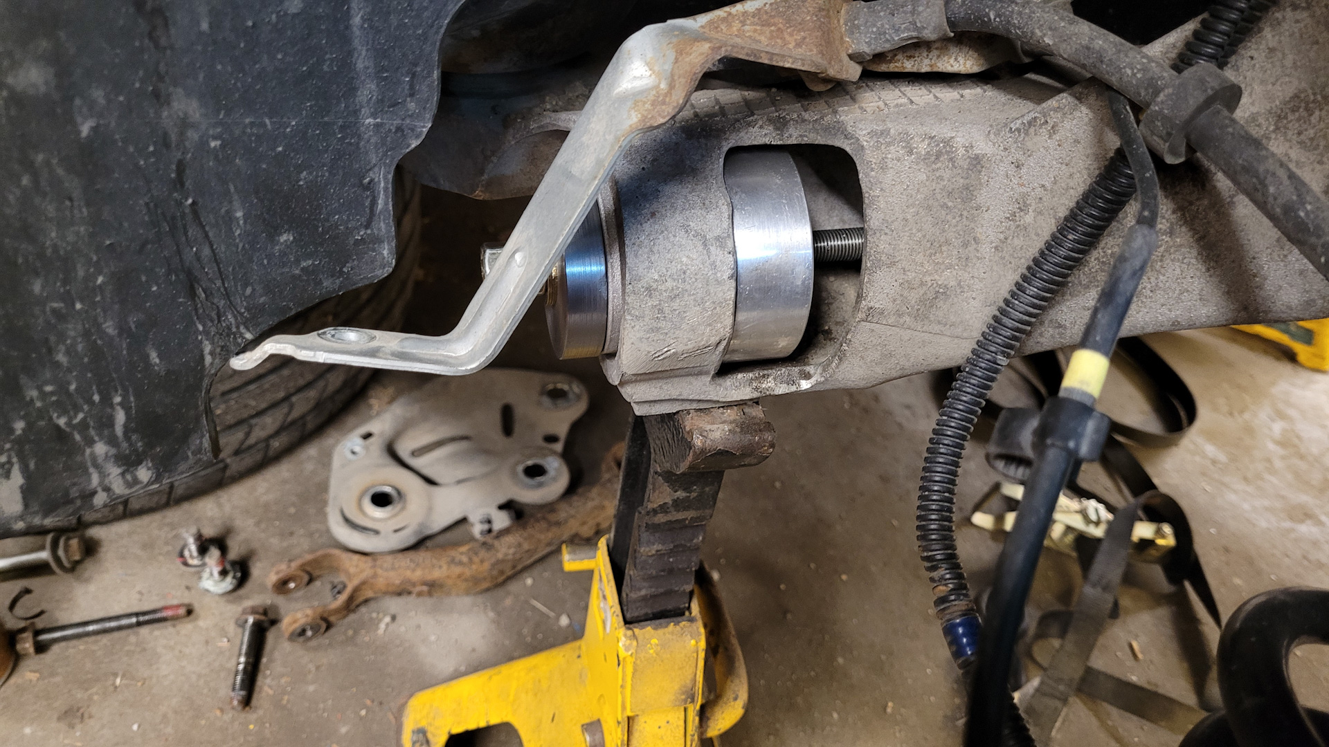 Trailing link bushing replacement press tools, dimensions and images ...